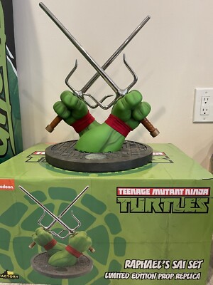 Teenage Mutant Ninja Turtle (TMNT) Raphael Sai Limited Edition Prop ...