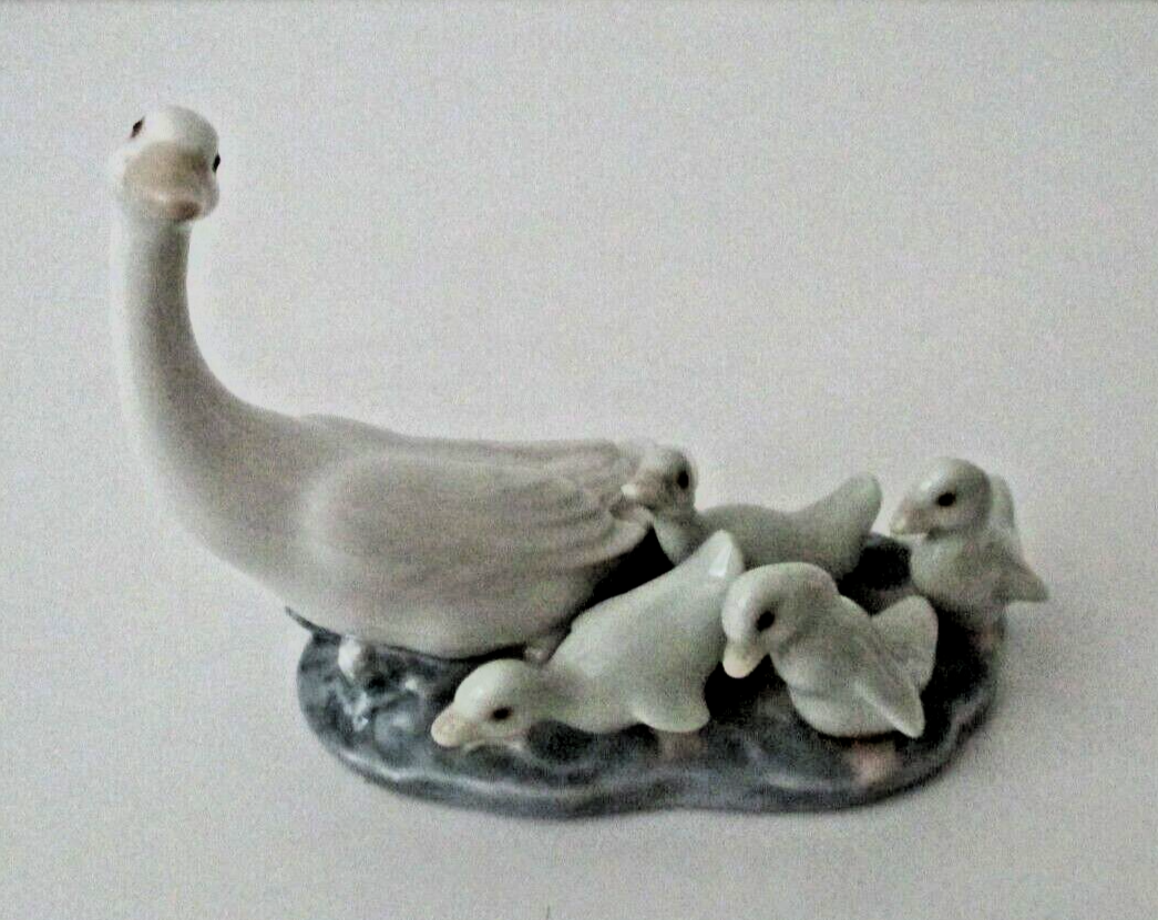 LLADRO Daisa Mother Goose & Goslings Figurine 5" Gloss Porcelain 1974 ...