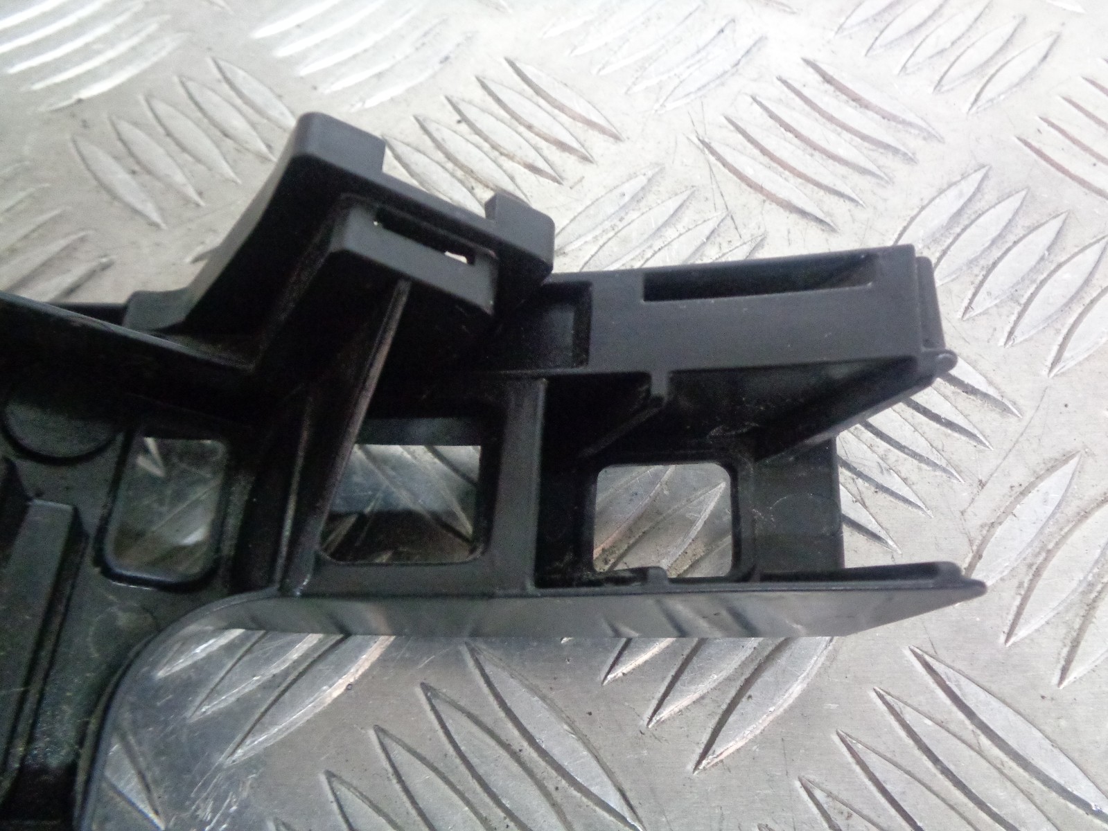 2013 VW GOLF MK7 PASSENGER SIDE REAR BUMPER SUPPORT BRACKET GENUINE OEM ...