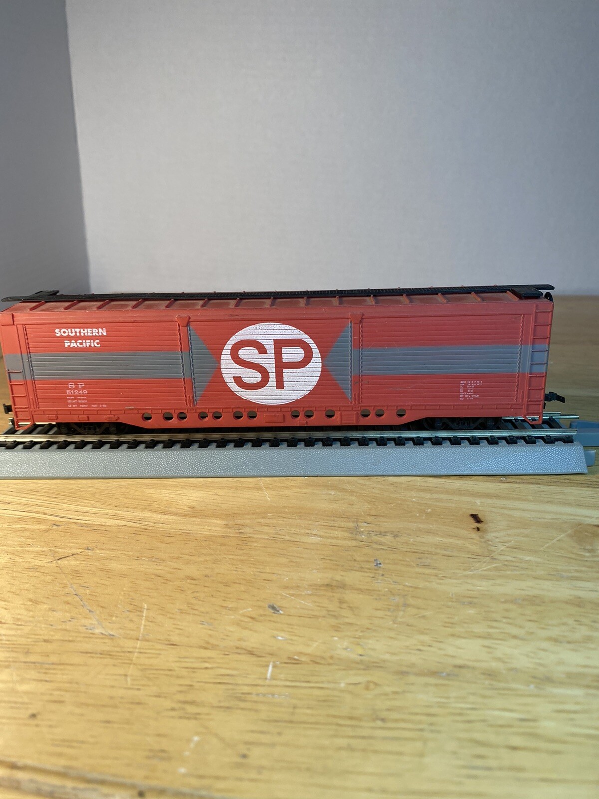 HO Scale AHM 60' Southern Pacific Box Car SP 51249 | eBay
