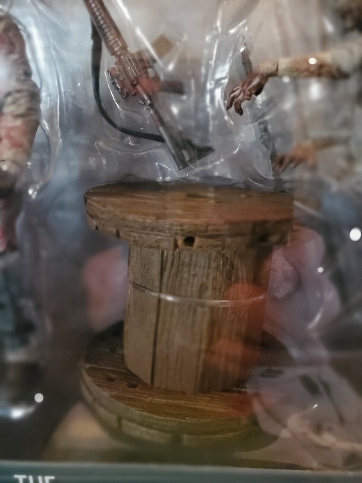 The Walking Dead TV Morgan Jones Impaled Walker Spike Trap Deluxe Box ...