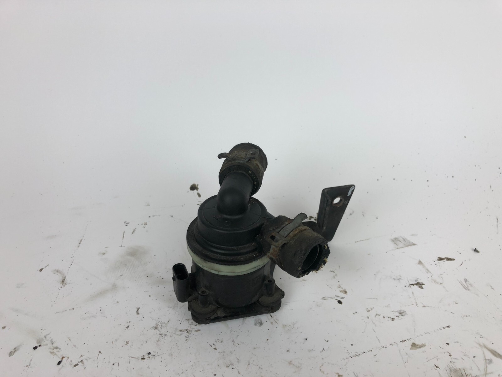 Audi A3 A4 A5 A6 2.0 TDI Electric Auxiliary Water Pump 03L965561A | eBay