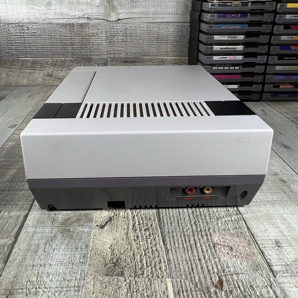 Nintendo NES Console Bundle With 28 Game Cartridges Tested NES 2 ...