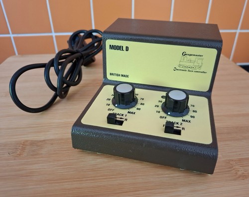 GAUGEMASTER Model D Twin Track Transformer/Controller - N/OO Gauge VGC ...