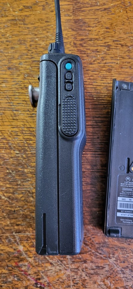 Motorola MTS 2000 FLASHport Portable Radio w/ 2 Batteries | eBay