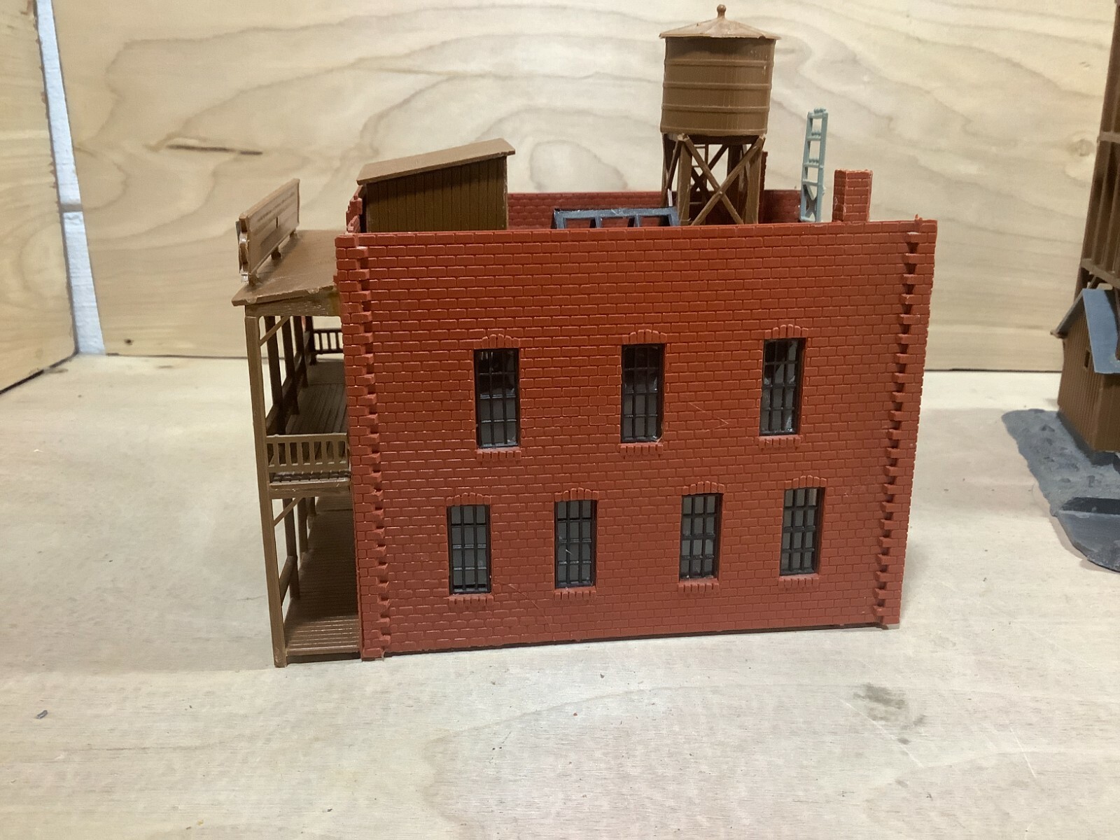 Lot Of 3 Tyco HO Classic Kit House Model Train Scene Factory Tyco Store ...