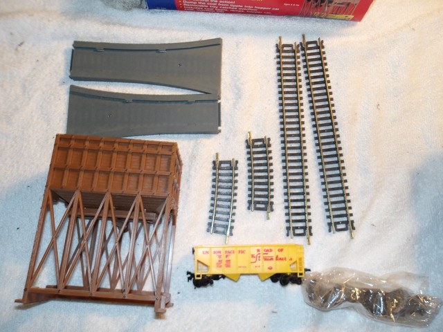 Life Like HO Operating Coal Tipple With Hopper Car 8306 for sale online ...