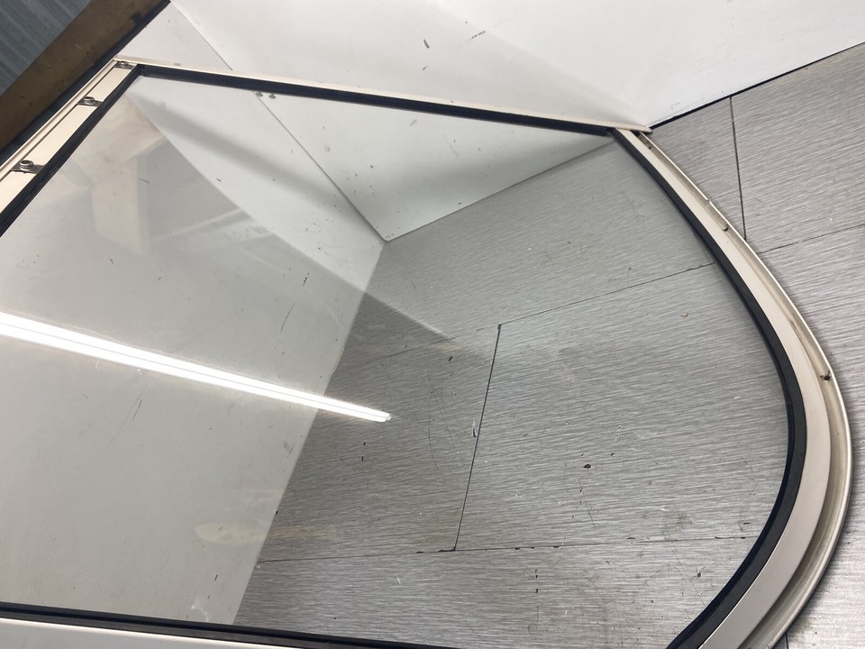 98 Crestliner Aluminum Boat Windshield Glass & Frame Right Side CL185 ...