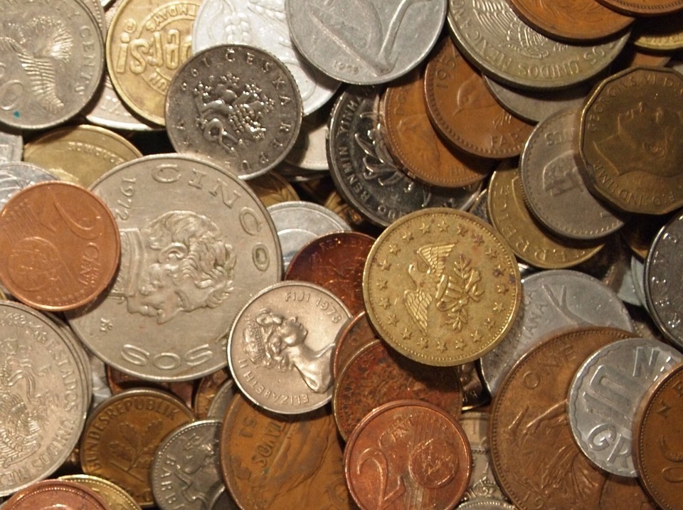 Two Pounds (roughly ~200+/-) WORLD COINS Bulk Mixed Lot FOREIGN COINS ...