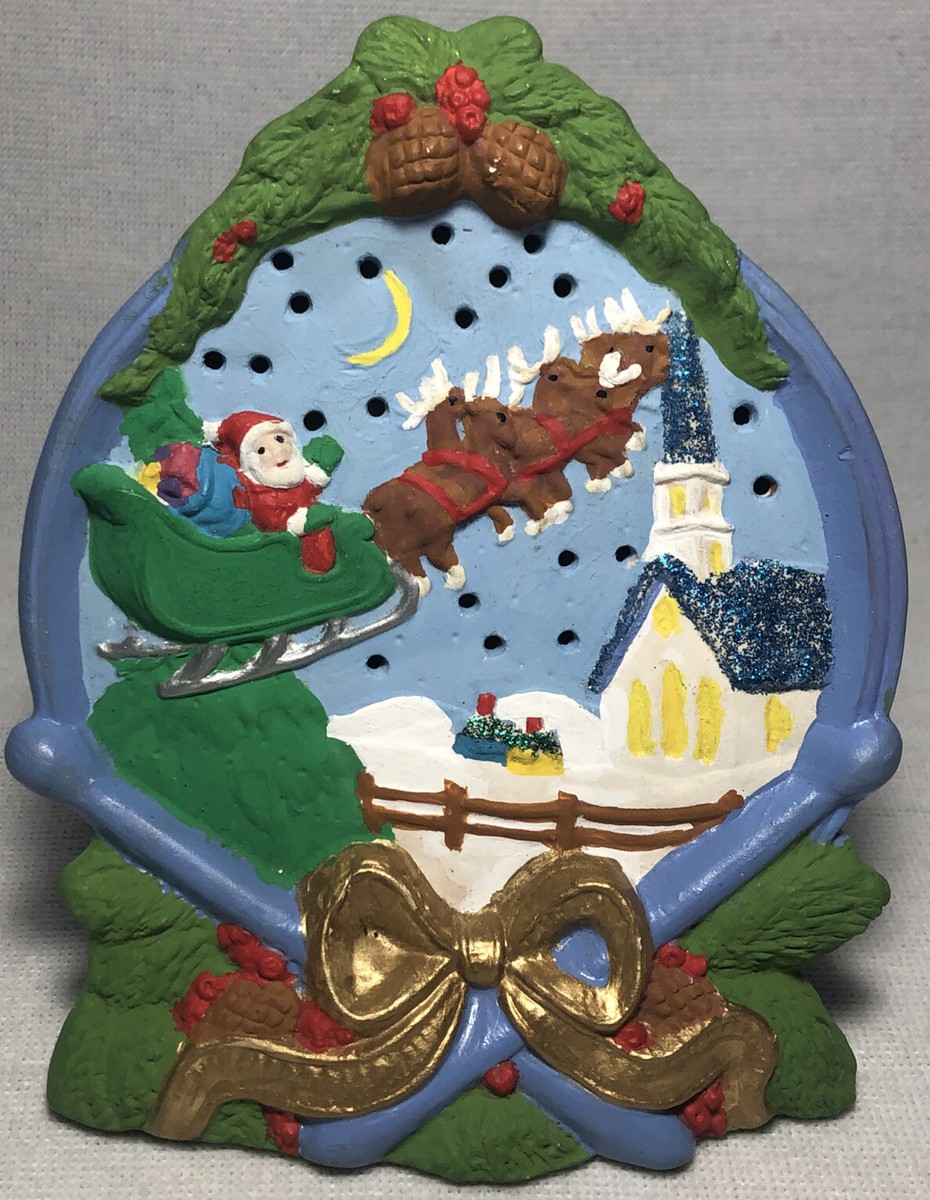 5.5”x6.5” Vintage Hobbyist Christmas Ceramic Tea Light 5.5”x6.5” Vintage Hobbyist Christmas Ceramic Tea Light