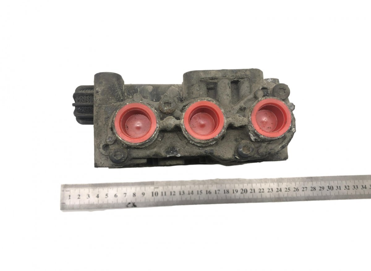 4728900320 A0013271025 ECAS Solenoid Valve For MERCEDES Actros MP4 ...