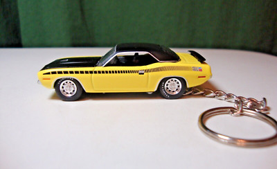 1970 PLYMOUTH AAR CUDA New Keychain YELLOW! Key ring Diecast 1968 69 70 ...