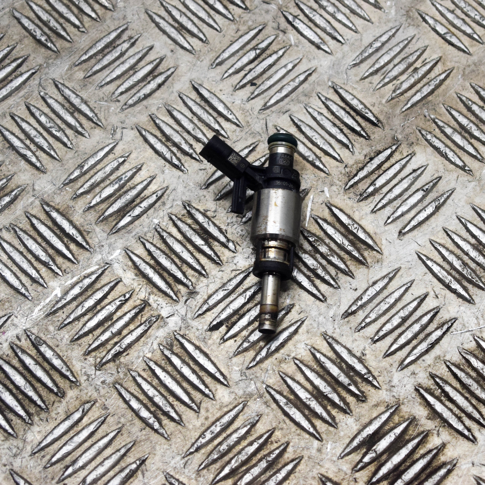 VOLKSWAGEN GOLF MK7 Iniettore di carburante 06L906036K 0261500244 2.0i ...