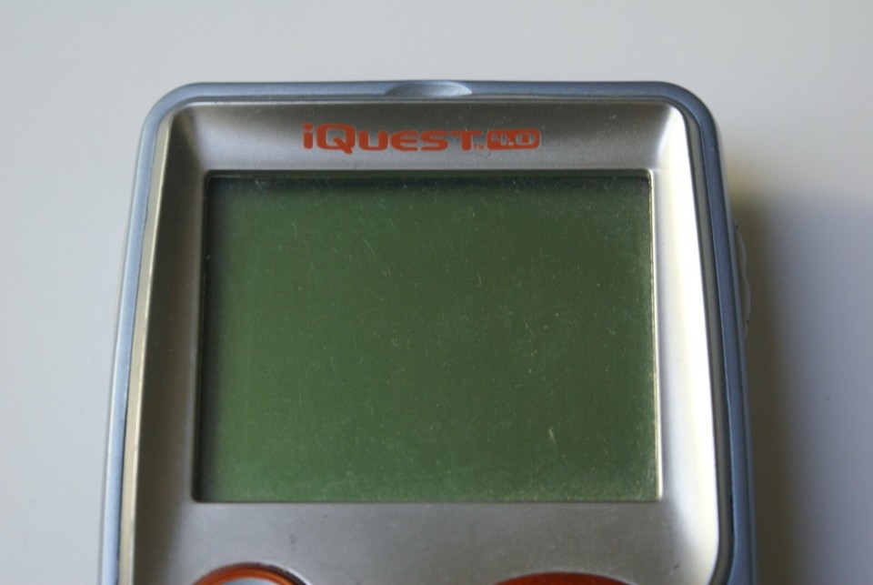 Leap Frog Leapfrog iQuest 4.0 Handheld Learning Gaming System Grade 6-8 ...