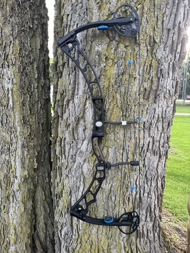 Elite Energy 35 Black RH 70lb 28 Draw Compound Bow | eBay