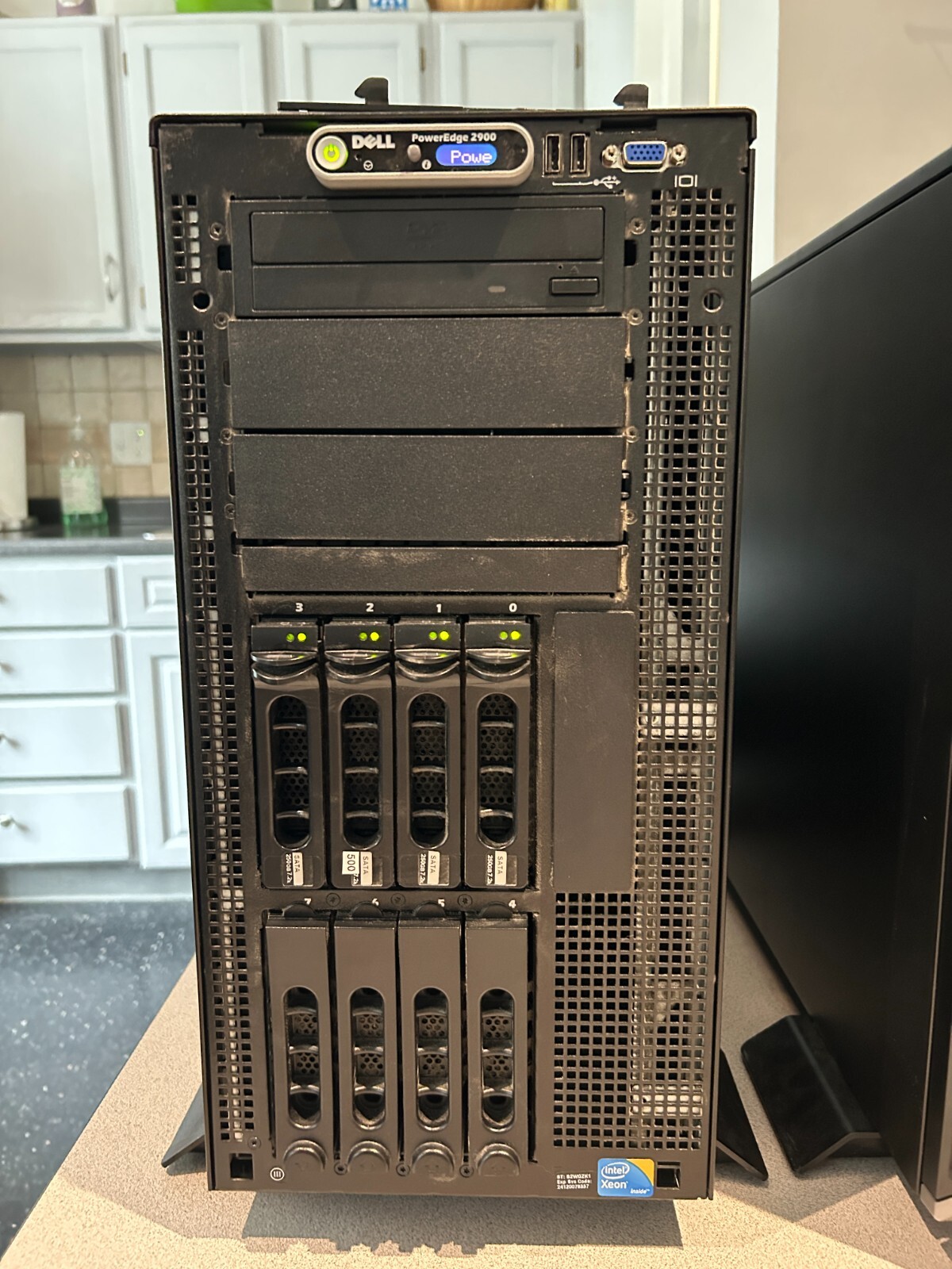 Dell PowerEdge 2900 Tower Server with Dual Quad Core Intel Xeon E5410 ...