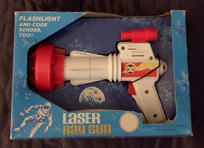 TIM MEE LASER RAY GUN BOXED WITH INSERT C. 1970 ASTRONAUT BOX WORKS ...