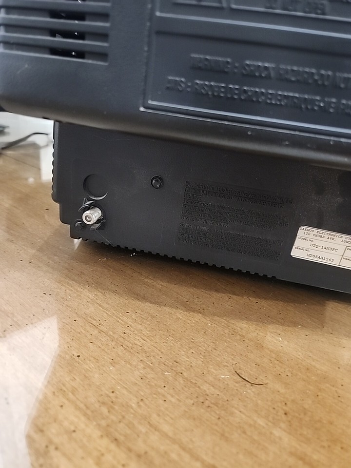 Daewoo 13” Crt Color TV DTQ-14N2FCW gaming video game television | eBay