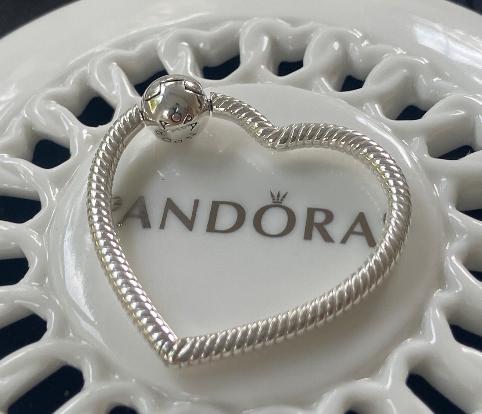(NEW) AUTHENTIC PANDORA MOMENTS HEART CHARM HOLDER #399505C00 for sale ...