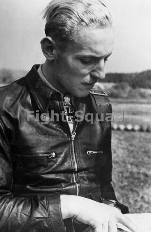 WW2 Photo Picture German Most successful fighter pilot Erich Hartmann ...