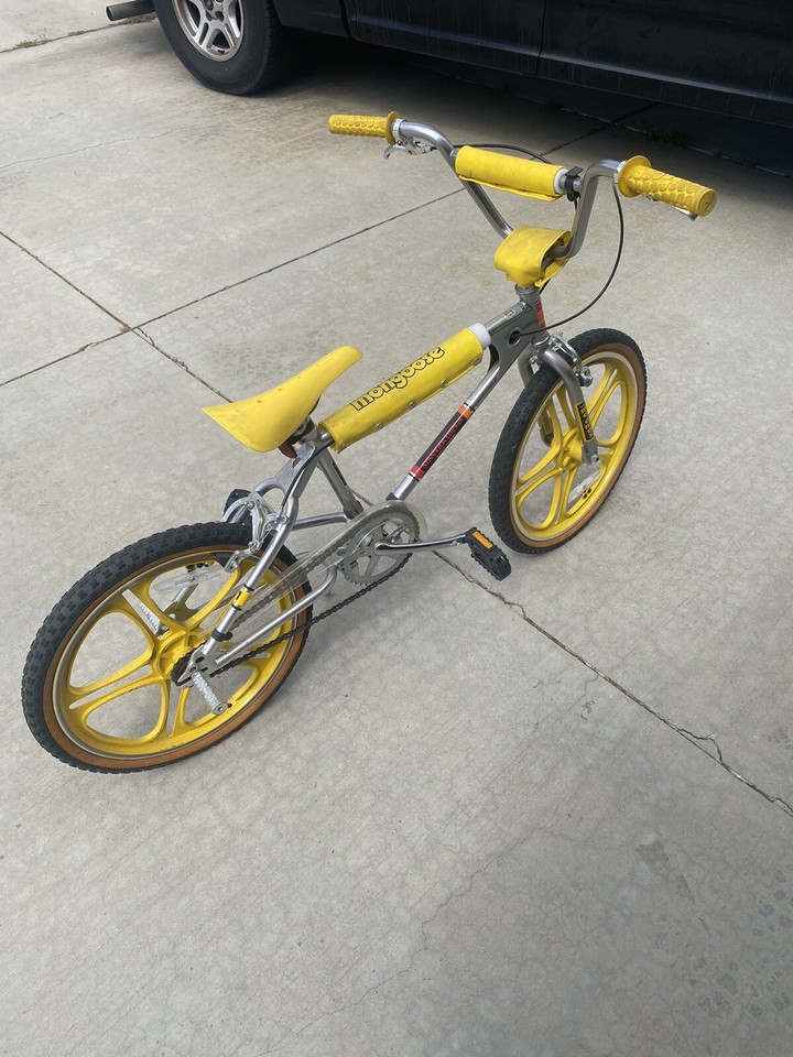 Mongoose Max Netflix Stranger Things 20 inch BMX Bike - Yellow | eBay