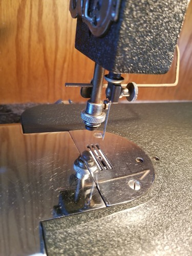 White Rotary Vintage Sewing Machine Antique Electric Dressmaster 127 ...