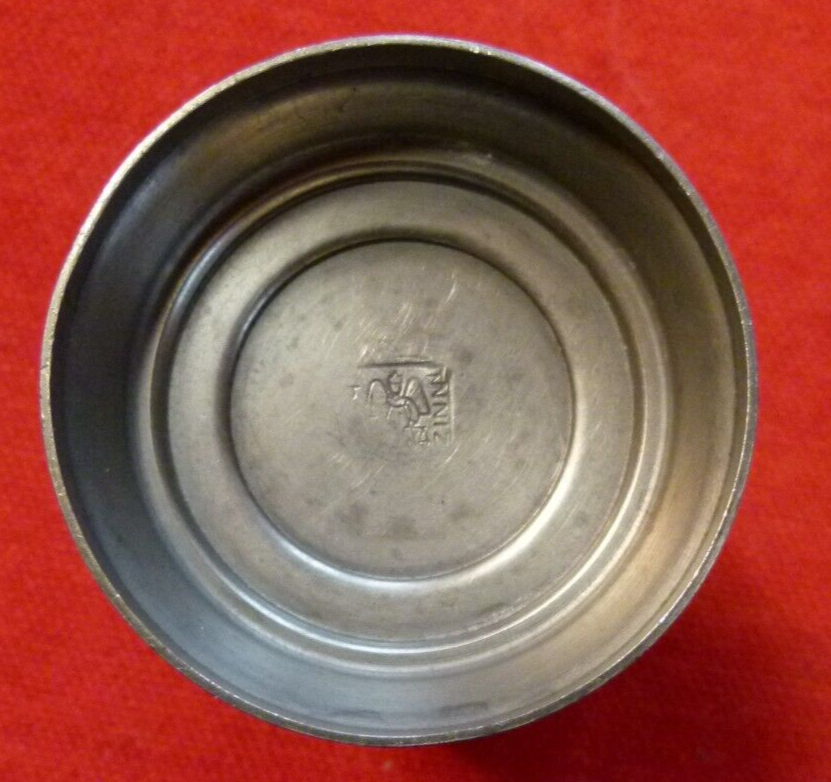 Zinn Becher, älterer Trinkbecher auf Fuß, dickwandig, Punze Engel ...