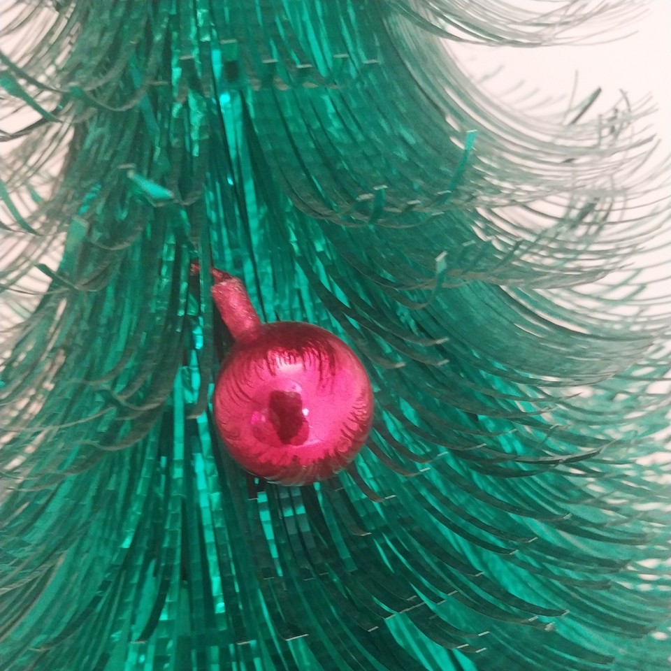 Vintage Christmas Tinsel Eyelash Tree 23" Green Metallic Foil Retro MCM ...