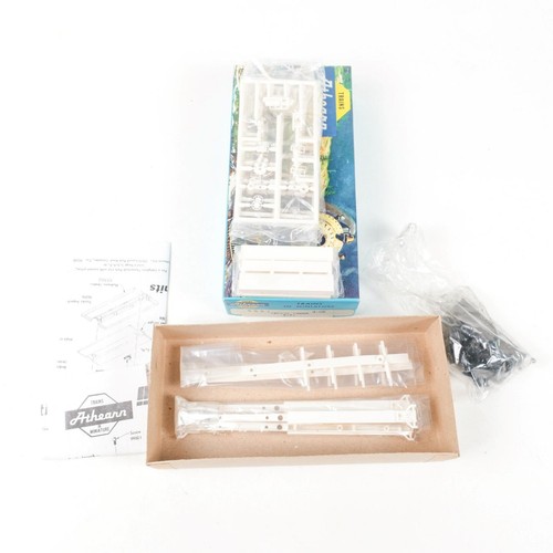 Athearn HO Scale Santa Fe ATSF Impack Inter Articulated Spine Car Kit ...