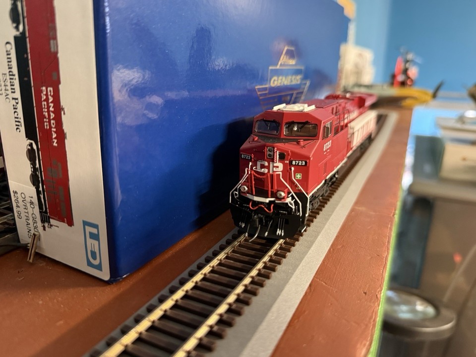 Athearn Genesis ES44AC CP ATHG83076, HO Scale w/ Lokpilot 5 DCC Decoder ...