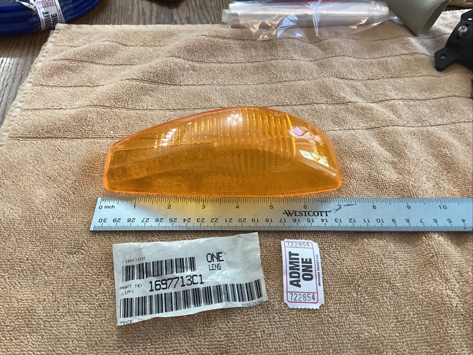 1697713C1 LENS, AMBER CLEARANCE /MARKER LIGHT International one new | eBay