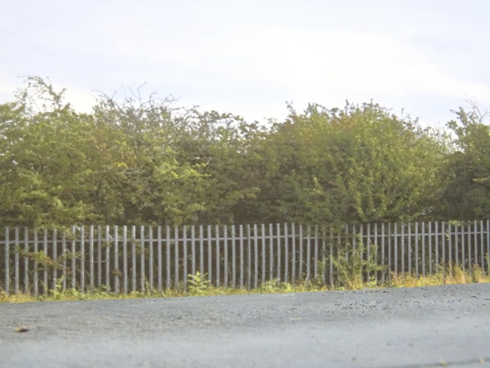 MODEL TOWN BACKSCENES OO GAUGE LINESIDE FENCING & VEGETATION/BUSHES ...