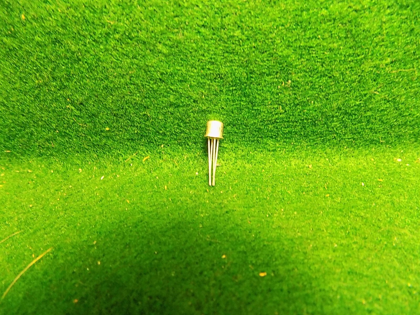 Lot of 1 2N5179 Motorola RF BJT NPN 12V 0.05A 300mW 4-Pin TO-72 ...