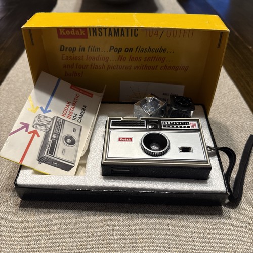 Vintage 1960s Kodak Instamatic 104 Color Outfit Camera with Strap | eBay
