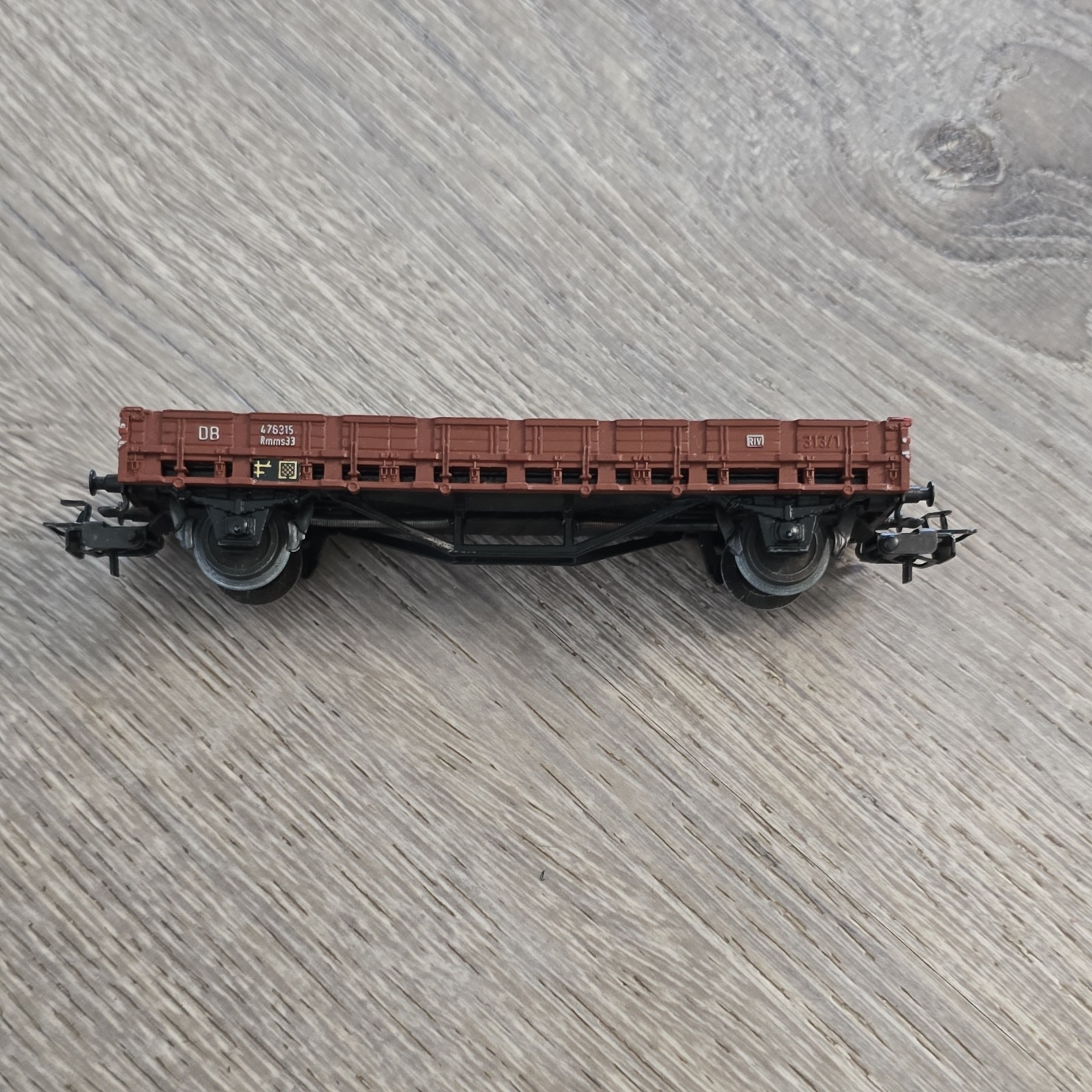 HO Flat Car Brown Black Plastic 475315 313/1 Model Railroad | eBay
