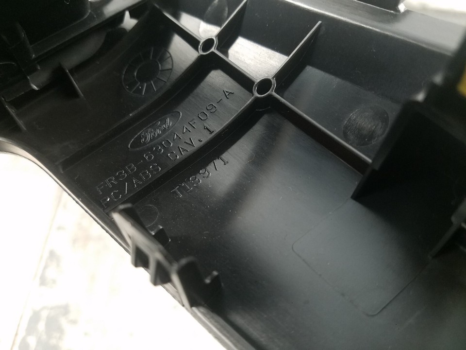 2020 Ford Mustang Shelby GT500 Storage Box / Trunk Release Dash Panel ...