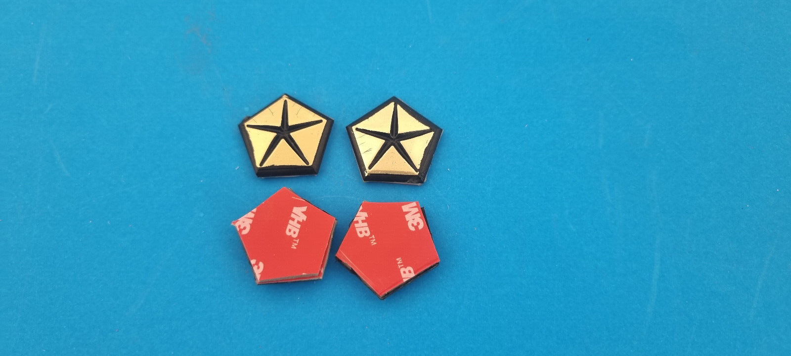 Valiant MAN CAVE TOOL BOX 3D PENTASTAR "STICK ON" BADGE READ ...