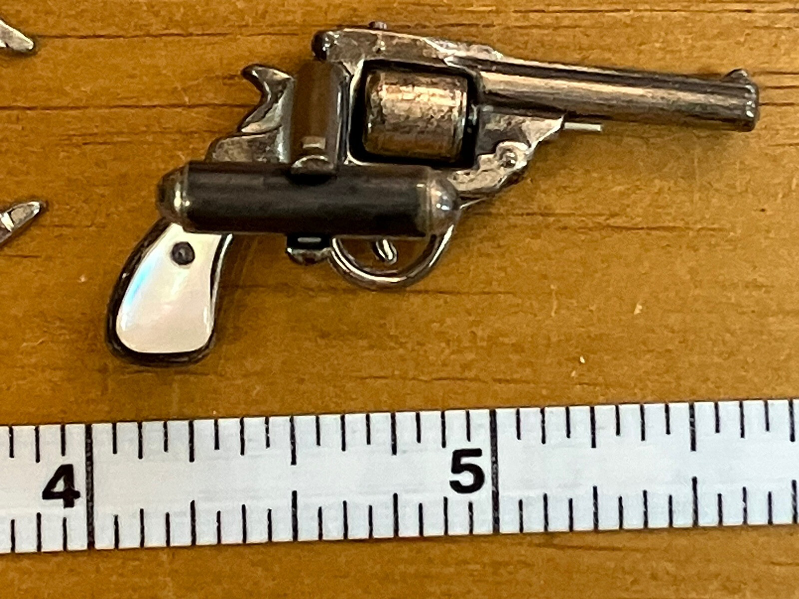 Vintage Colt Revolver Pearl Handle Gun Cuff Links & S… - Gem