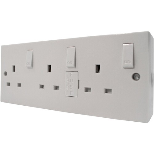 TRIPLE 3 GANG 13AMP SWITCHED FUSED MAINS WALL PLUG SOCKET C/W SURFACE ...