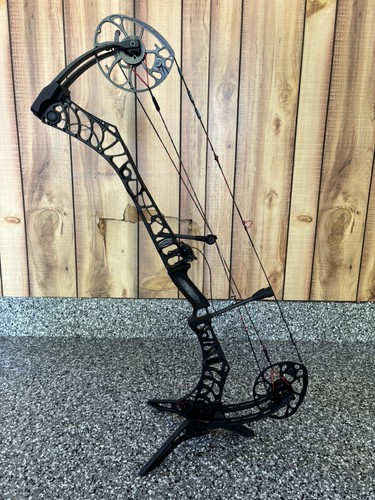 Mathews v3x 33 Compound bow RH 75# 30” With NEW QAD HDX Rest | eBay