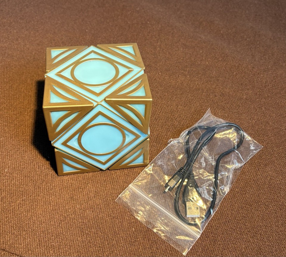 Disney Star Wars Galaxy's Edge Series 1 Jedi Holocron | eBay