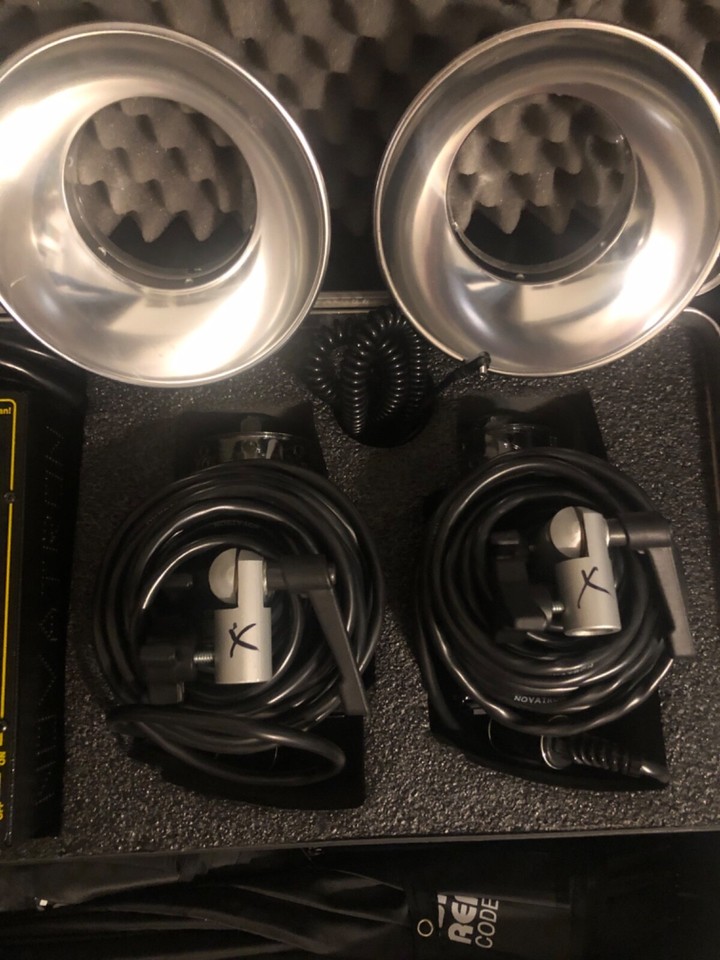 Novatron D1000 studio lights - 4 head, 1 power pack w/ acc. - PLEASE ...