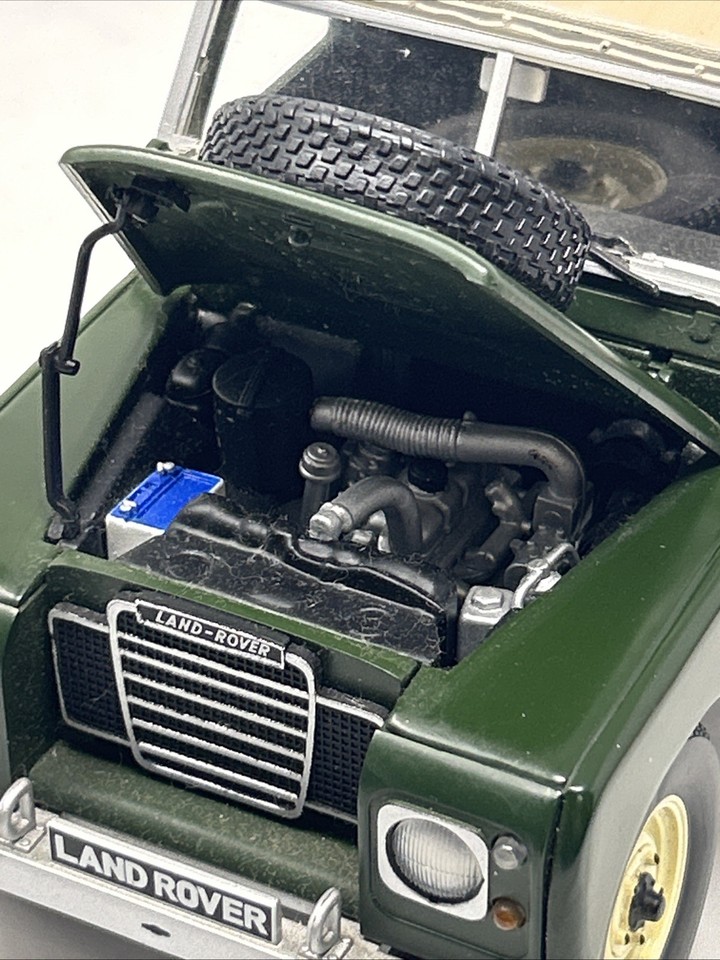 1:18 UNIVERSAL HOBBIES Land Rover Series 2 3 - green - 1/18 UH | eBay