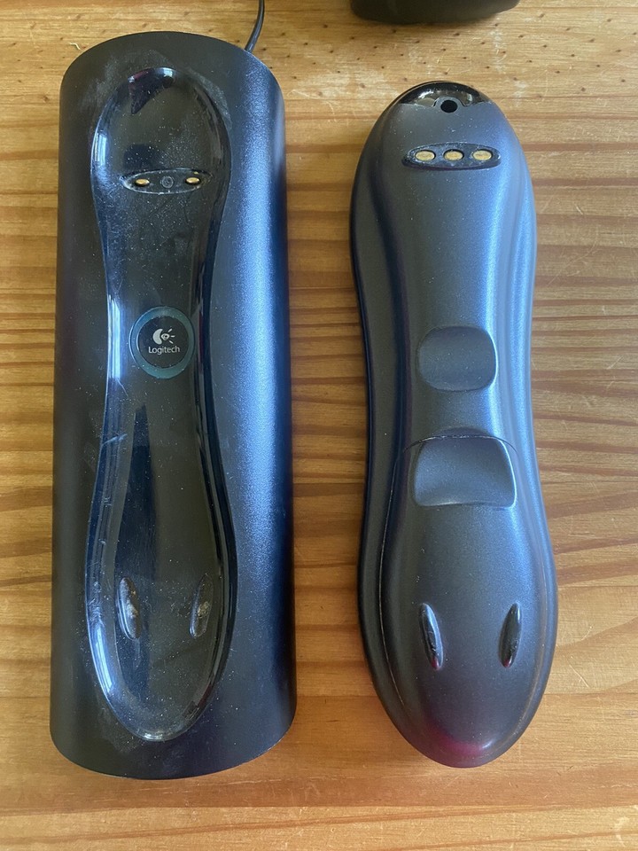 Logitech Harmony 880 Universal Remote Control with Charging Dock/Cord ...