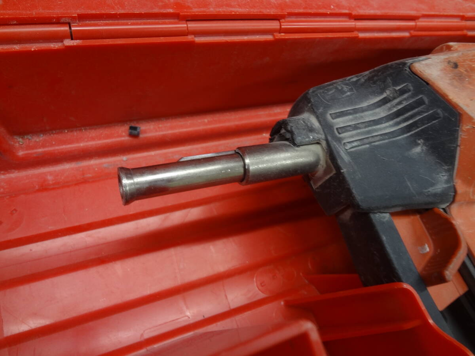 Hilti GX 120 Gas Powered Actuated Fastener Nail Gun Used W/Case Glasses ...
