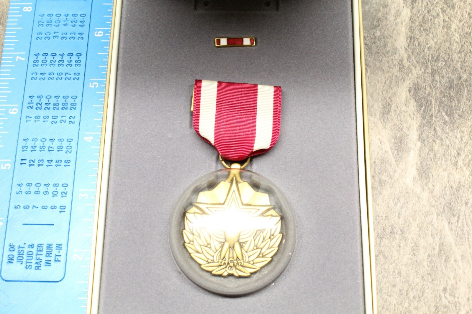 VINTAGE VIETNAM ERA U.S. MILITARY RED MERIT SERVICE MEDAL 116C | eBay
