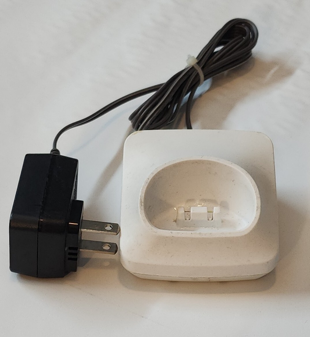 Panasonic PNLC1077 YA Cordless Handset White Charger Base w/AC Adapter ...