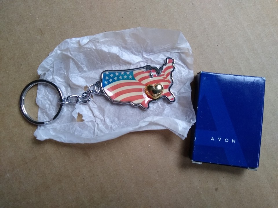 AVON HEART OF AMERICA KEY CHAIN IN SILVERTONE WITH GOLDTONE HEART | eBay
