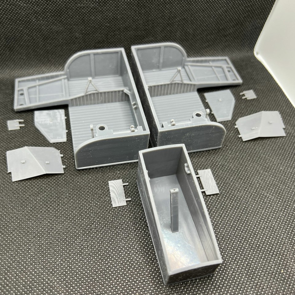 Titan Model Kits 1:72 747-8f | eBay