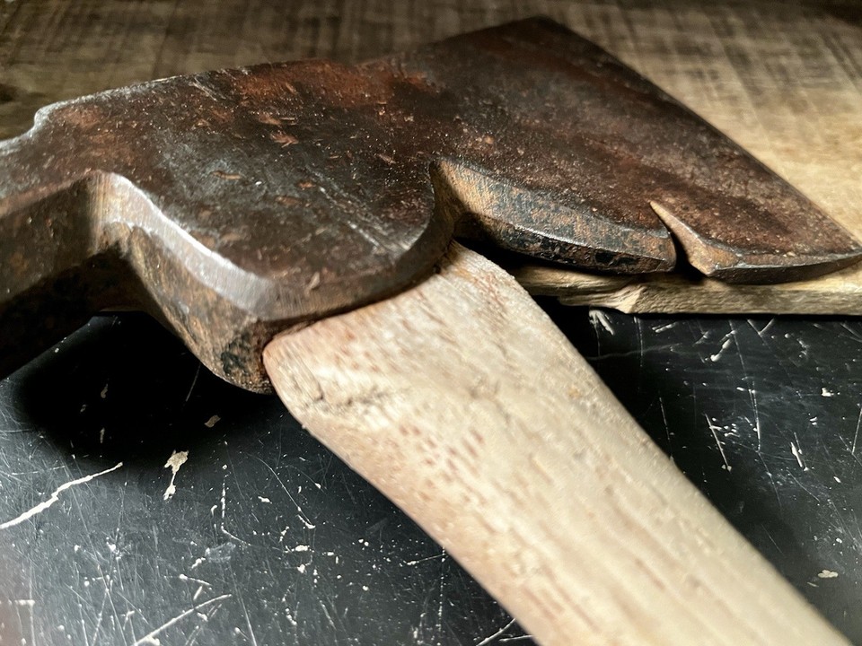Vintage PLUMB Carpenter’s Half Hatchet, Hammer, Nail Pulling Groove ...